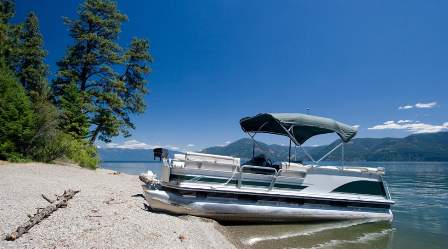 Pontoon vs. Traditional Boats: Understanding the Differences – Trips Wiser
